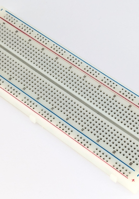 Solderless Breadboard 830 holes, Køb her 29,00 DKK